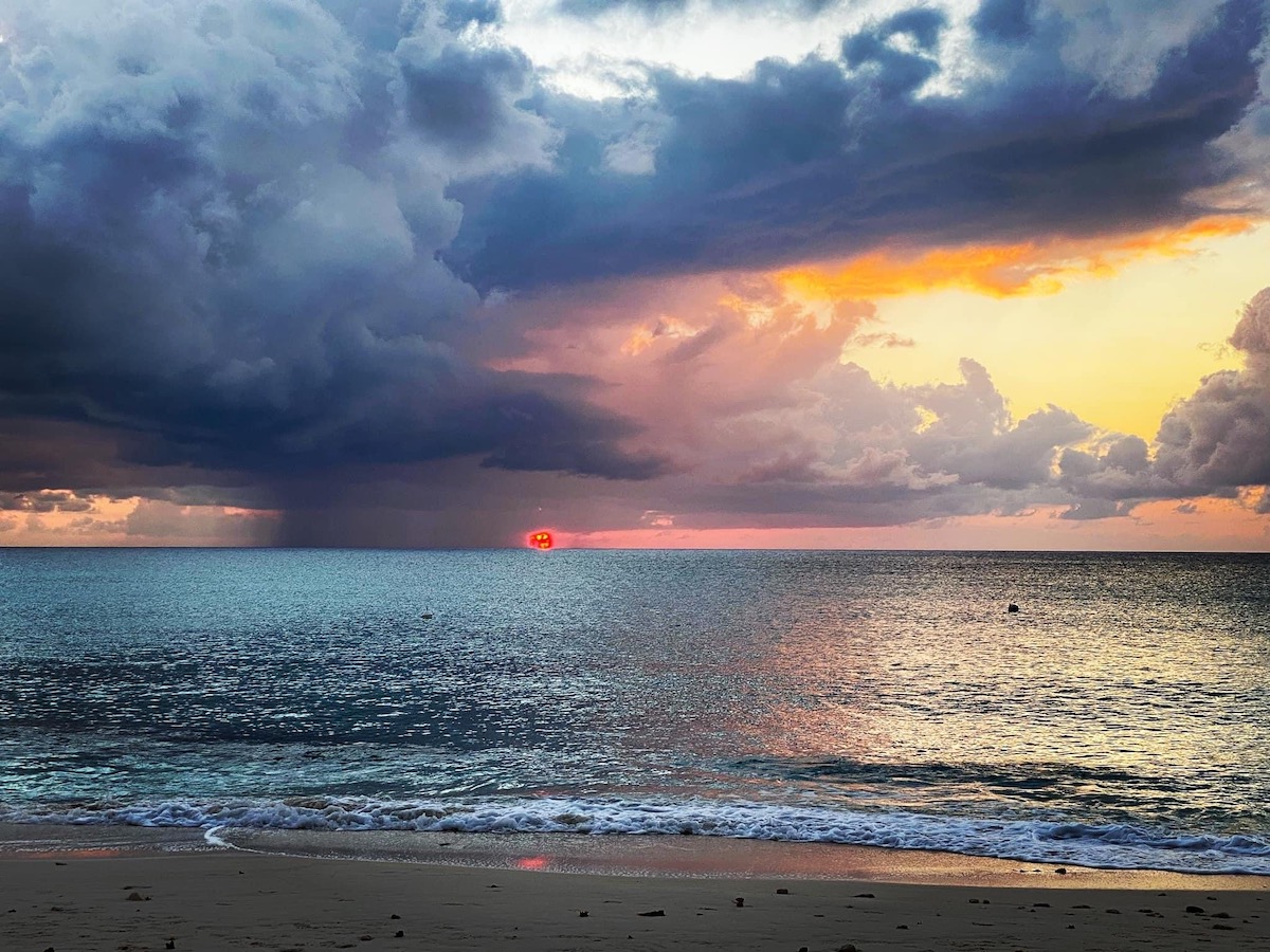 Does living near water make us happier? – Claireatthebeach
